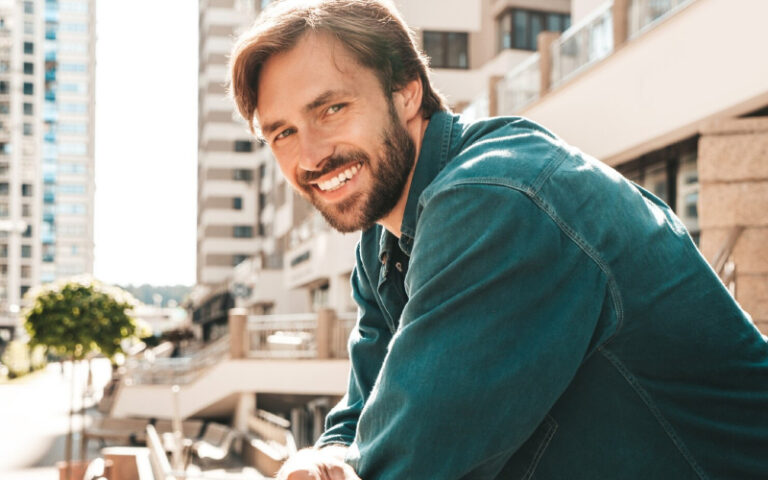 Piropos para hombres: Cómo halagar con estilo y creatividad - WiKio